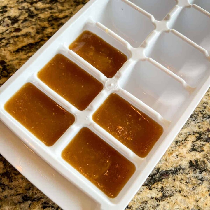 Simple Gravy Recipe - Seanna's Kitchen