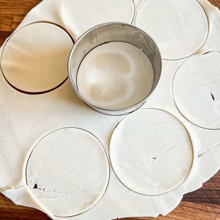 Easy Mini Apple Pies In Muffin Tins - Seanna's Kitchen