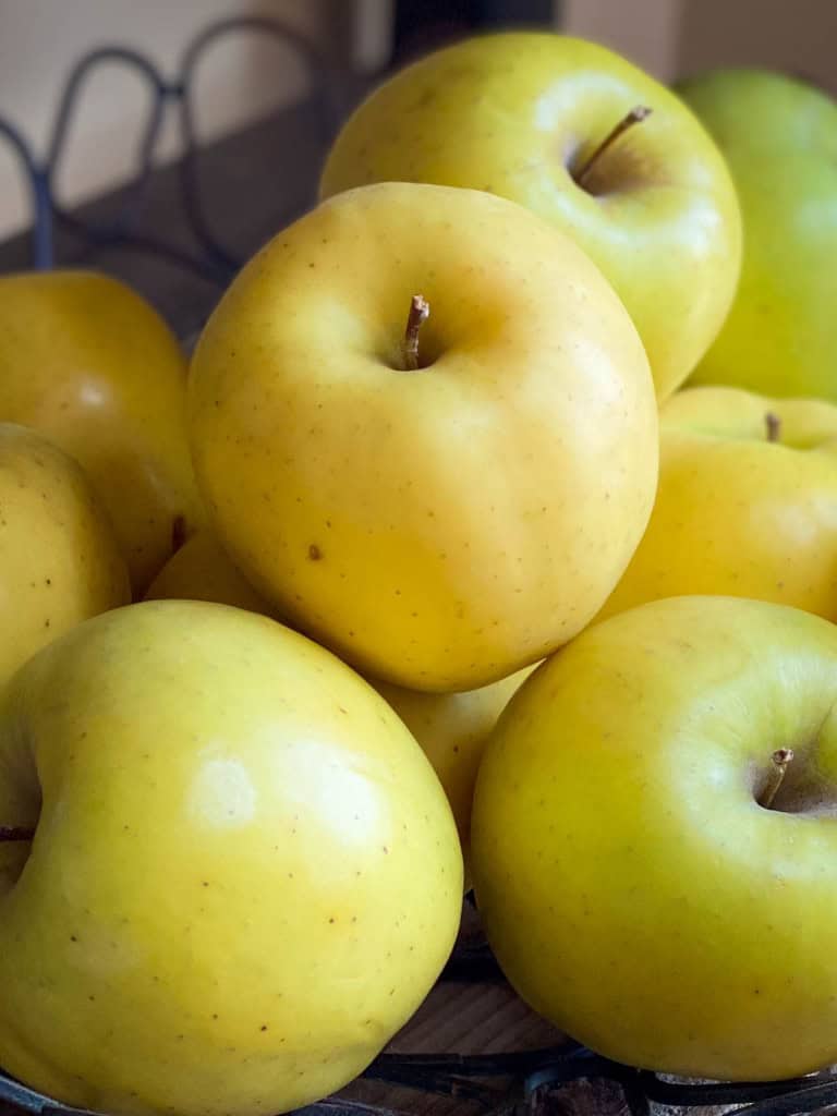 Easy Mini Apple Pies In Muffin Tins - Seanna's Kitchen